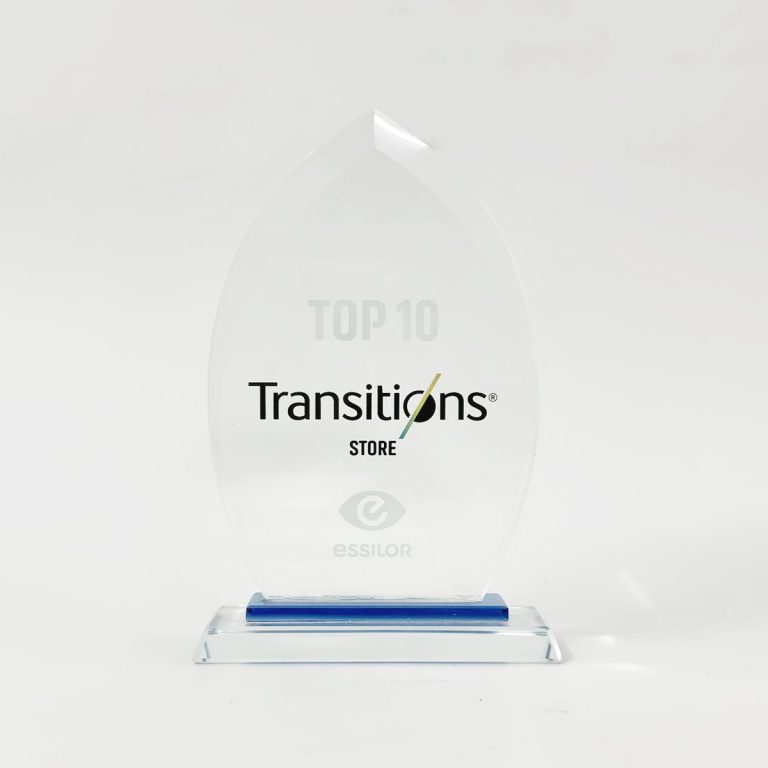 Tròng kính đổi màu Essilor Transitions Gen 8 mới nhất chính hãng