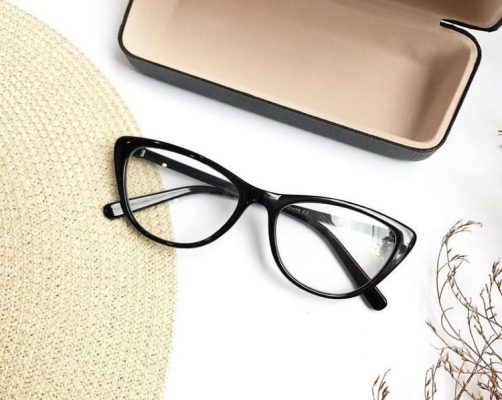 Hướng dẫn cách lau kính cận sạch bóng như mới đúng cách tại nhà - Mắt ...